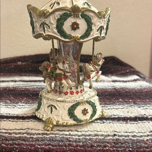Lenox | Holiday | Lenox Festive Carousel With Green And Gold Details ...